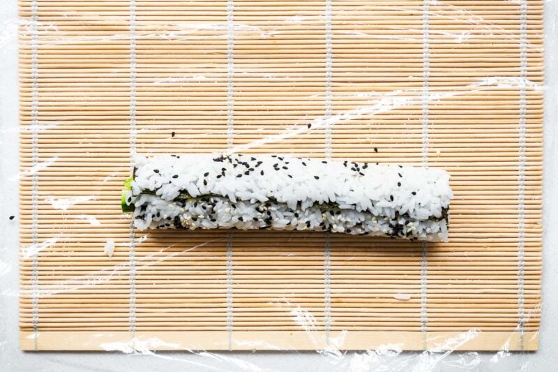 How to Roll Inside-Out Sushi Rolls (Uramaki) - Non-Guilty Pleasures